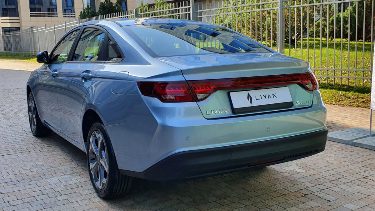 Новый седан Livan S6 Pro для России показали в Москве